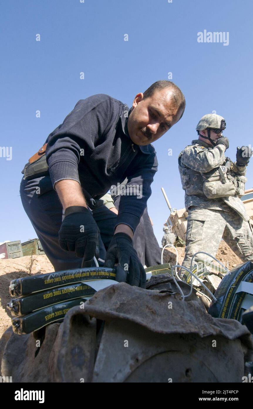 U.S. Air Force Explosive Ordnance Disposal Detonation Stock Photo - Alamy