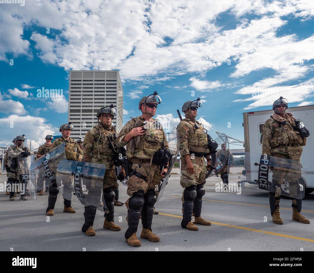 U.S. Airmen and Soldiers from the Georgia National Guard assist law ...