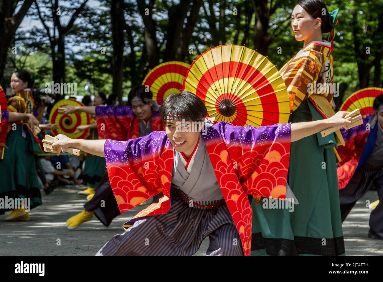 Tokyo, Japan. 27th Aug, 2022. A Japanese man performs at the Harajuku ...