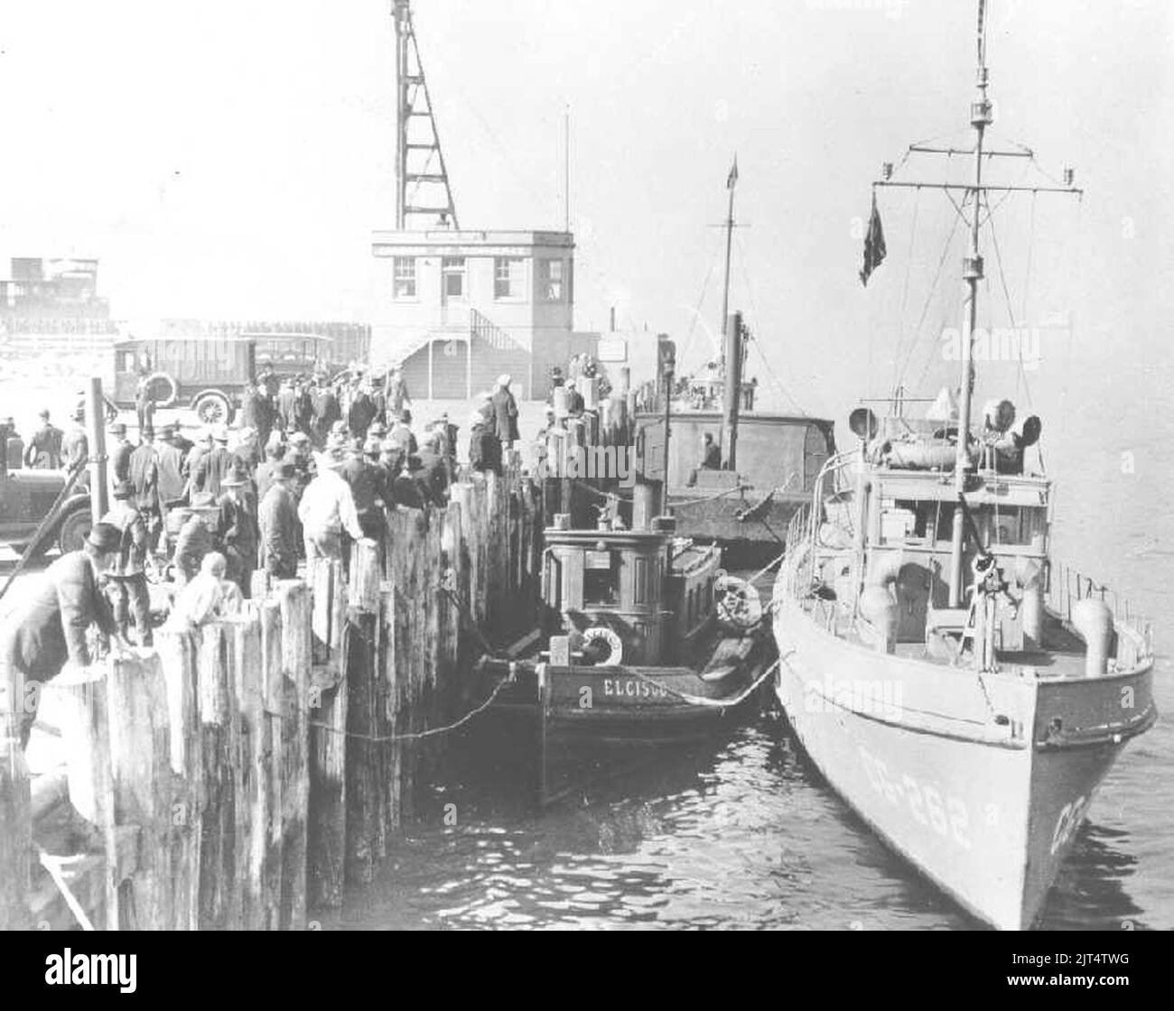 U.S. Coast Guard 75-ft. Patrol Boat CG-262 towing into San Francisco ...