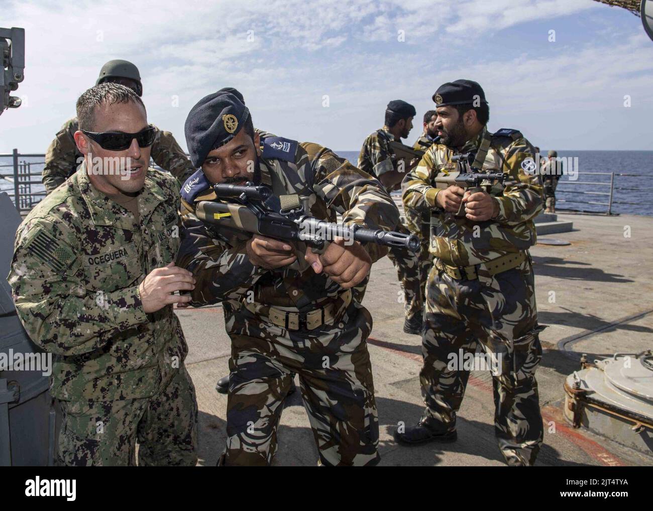 Royal navy of oman hi-res stock photography and images - Alamy