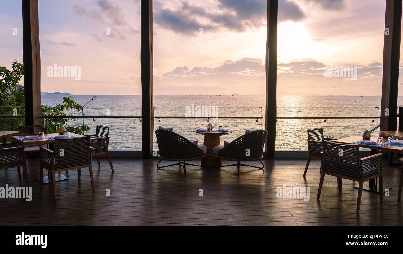 Oceanfront cafe table hi-res stock photography and images - Alamy
