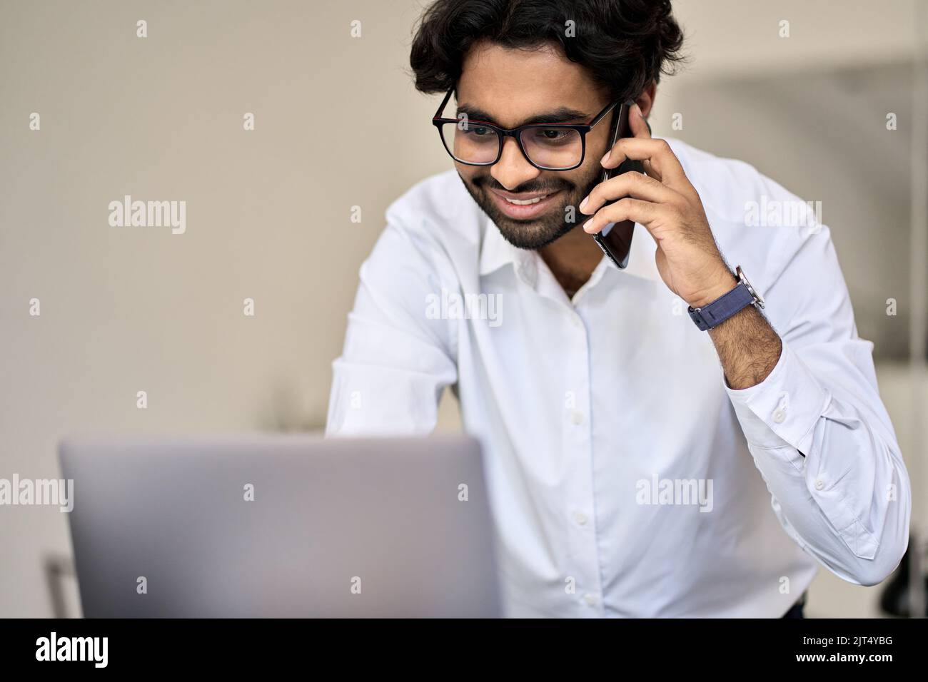 Indian salesman hi-res stock photography and images - Alamy