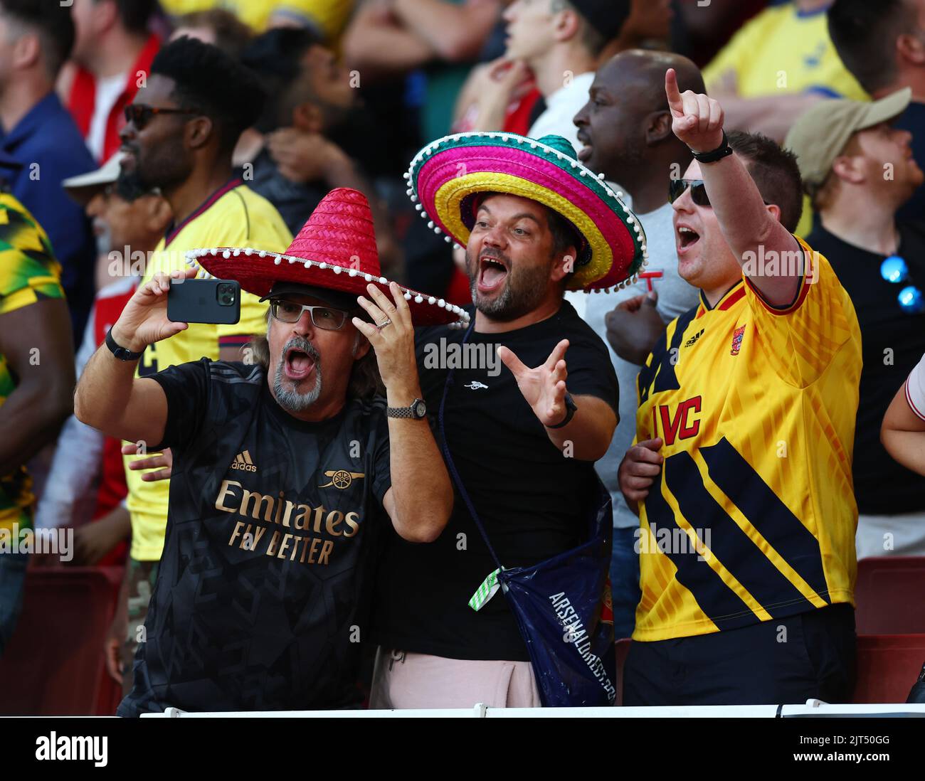 Arsenal fans 2022 hi-res stock photography and images - Alamy