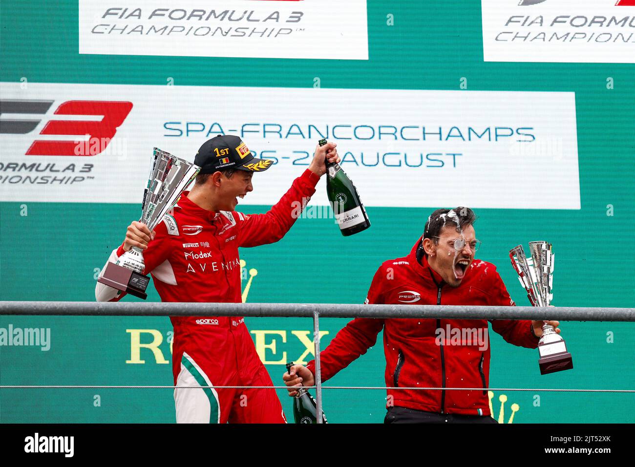 BEARMAN Oliver (gbr), Prema Racing, Dallara F3, with team ingineer ...