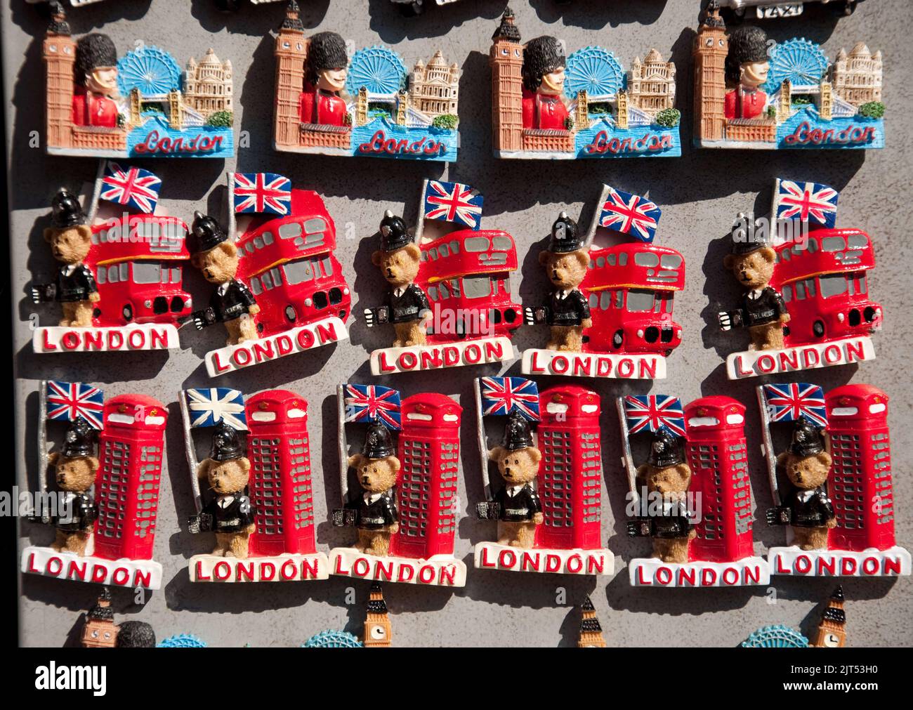 Souvenirs portobello road market hi-res stock photography and images ...