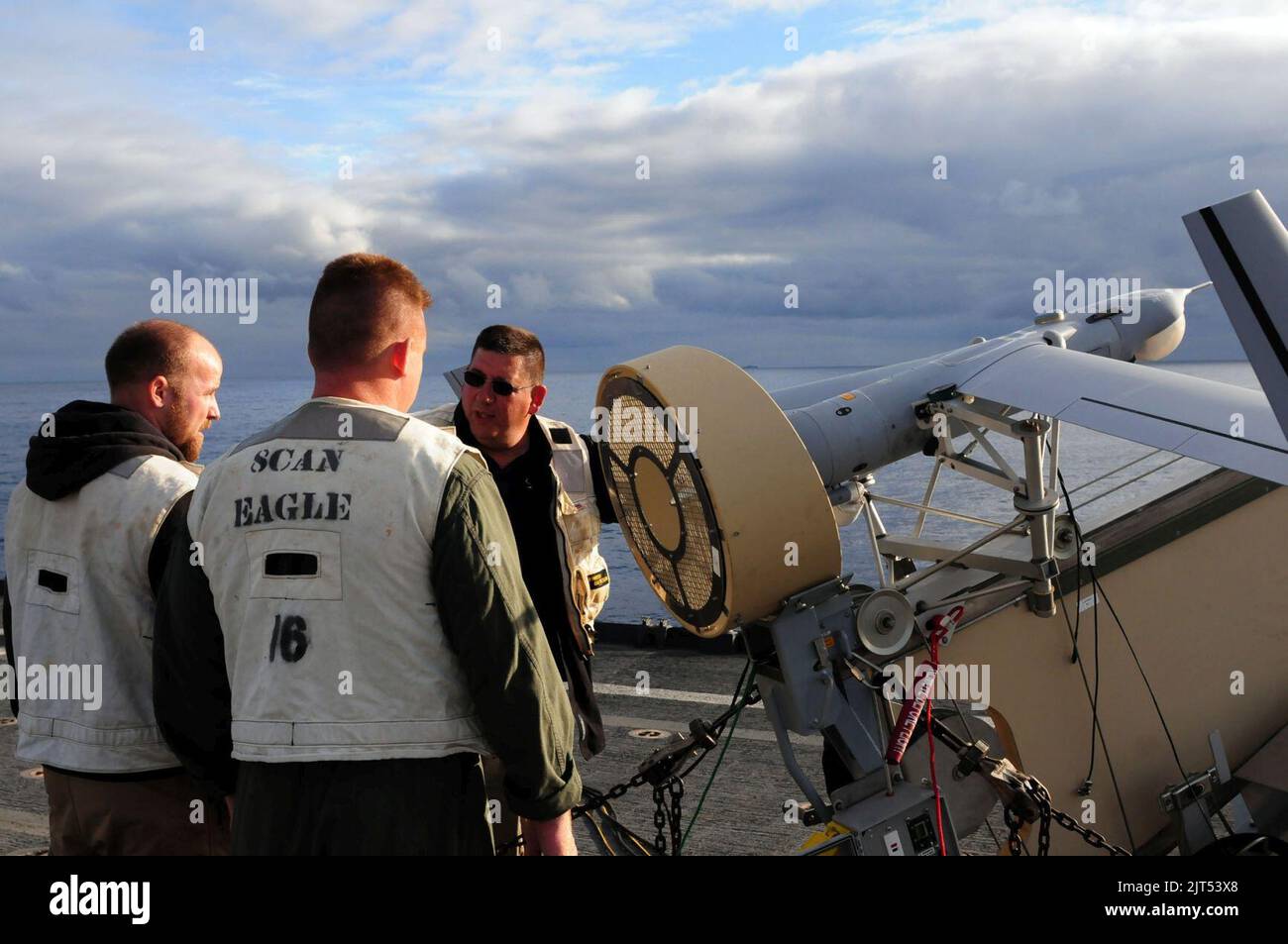 U.S. Marines with the 13th Marine Expeditionary Unit and Boeing ...