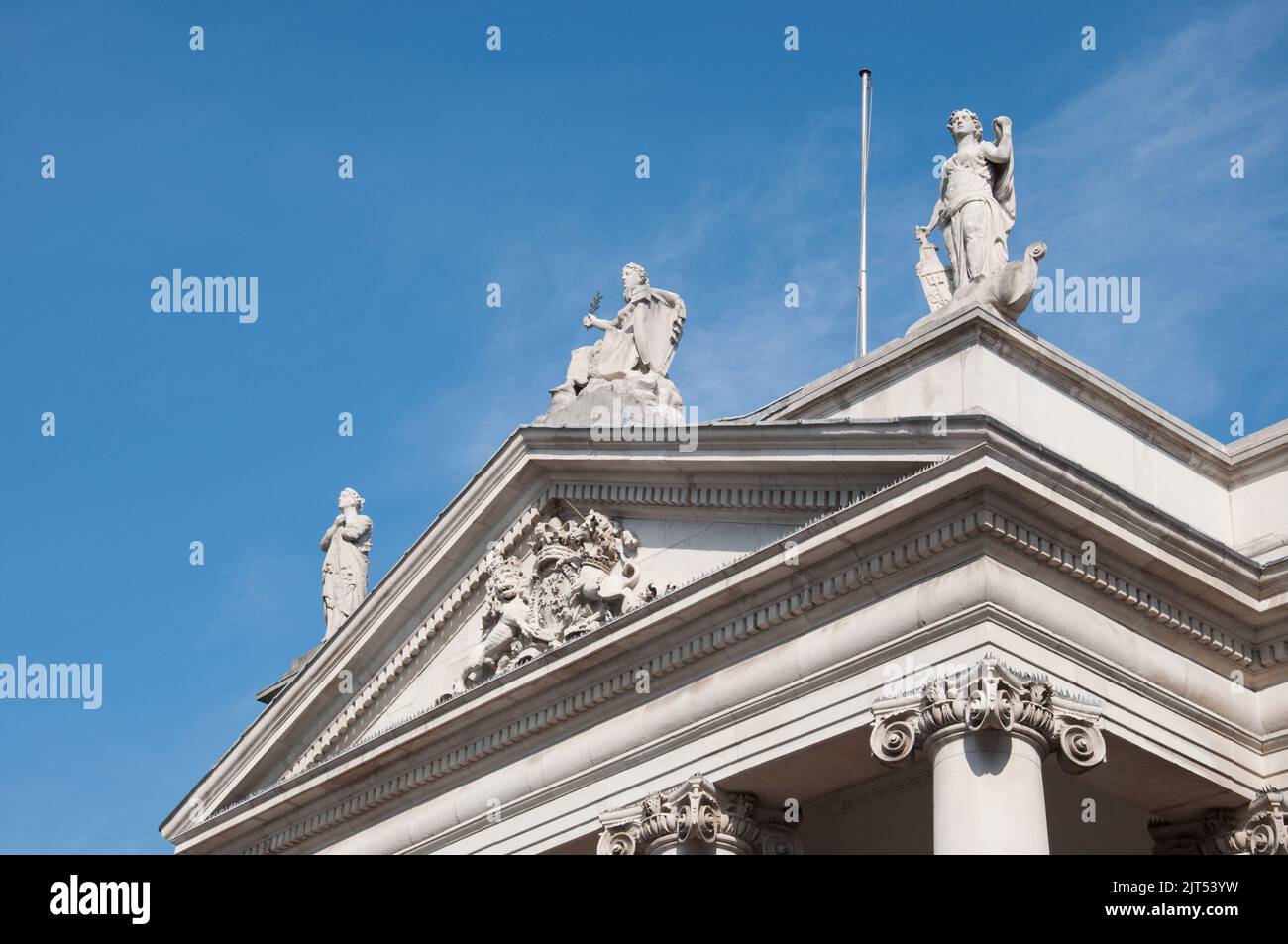 Frieze and capitals hi-res stock photography and images - Alamy