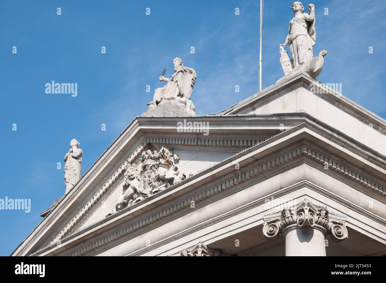 Bank of Ireland, Dublin, Eire. Entrance, people talking on the steps ...