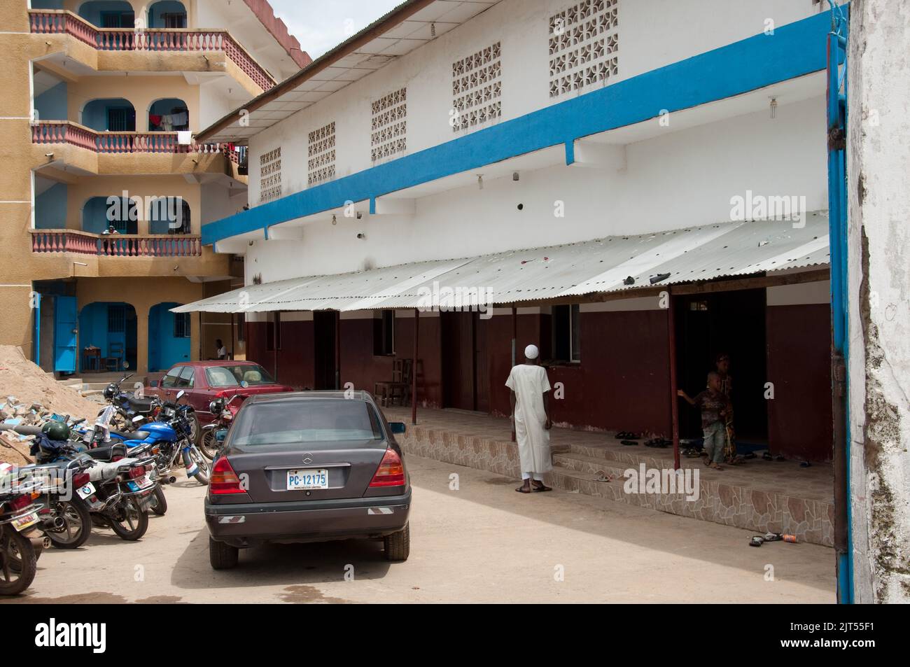 Mosque and Islamic School, Sinkor, Monrovia, Liberia Stock Photo - Alamy