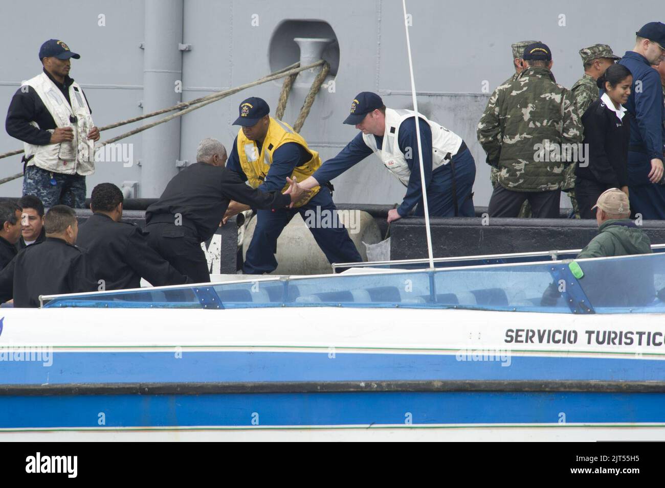 U.S. Navy boatswain's mates assigned to the amphibious assault ship USS ...