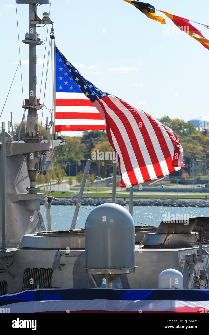 U.S. Navy Commissions Littoral Combat Ship USS Detroit (LCS 7 ...