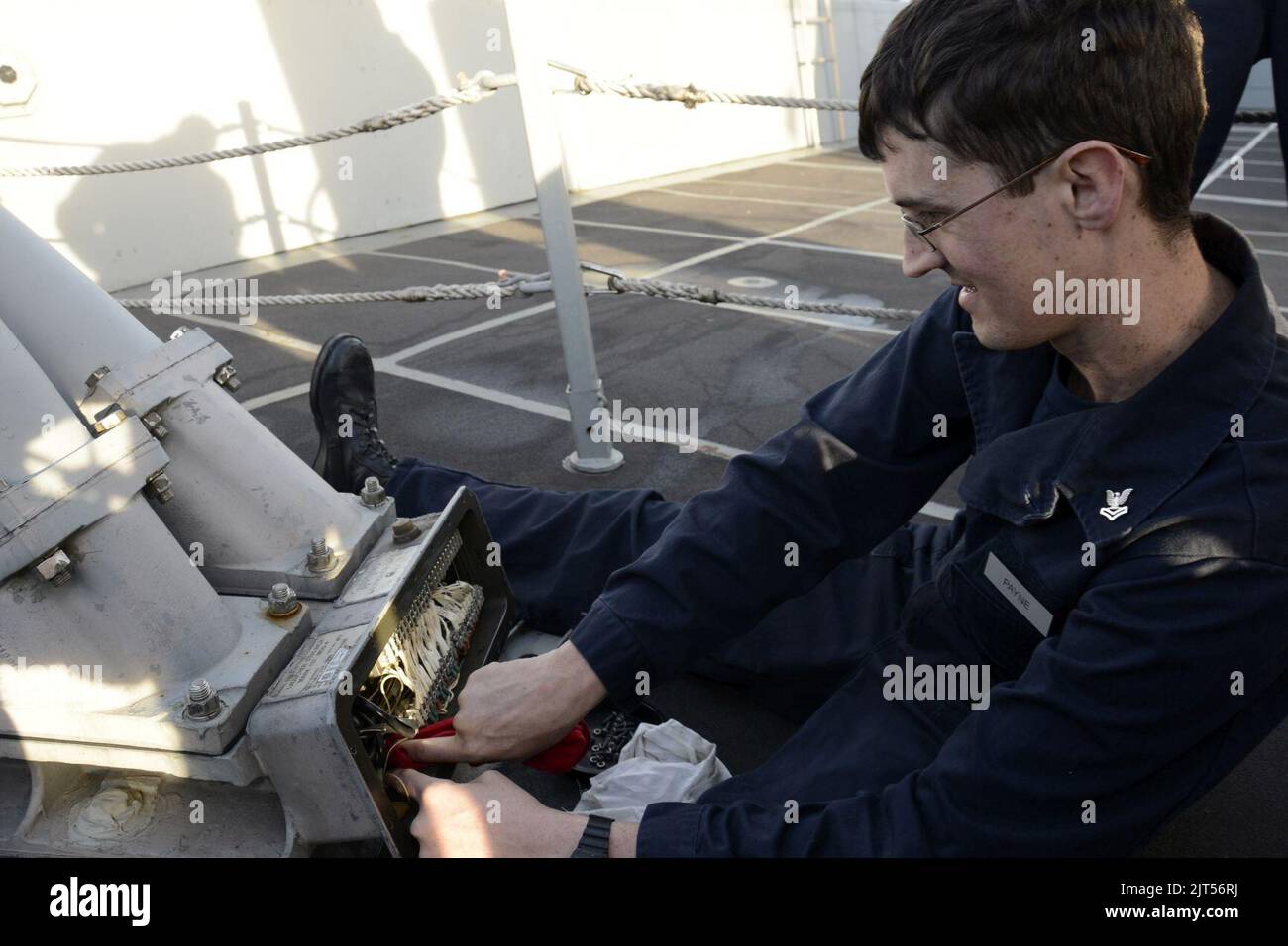 U s navy cryptologic technician technical hi-res stock photography and ...