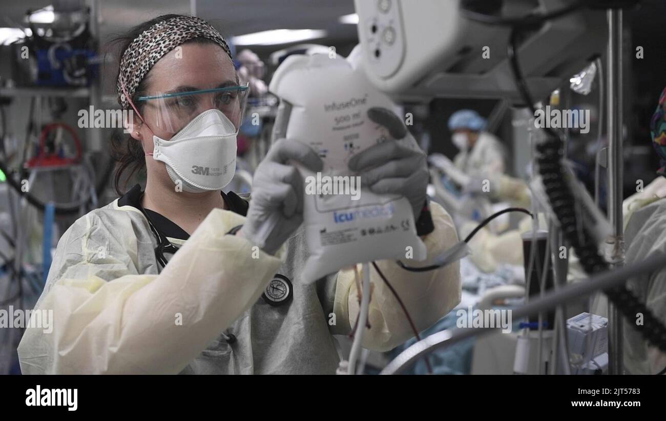 U.S. Navy Doctors, Nurses and Corpsmen Treat Patients in the ICU Aboard ...