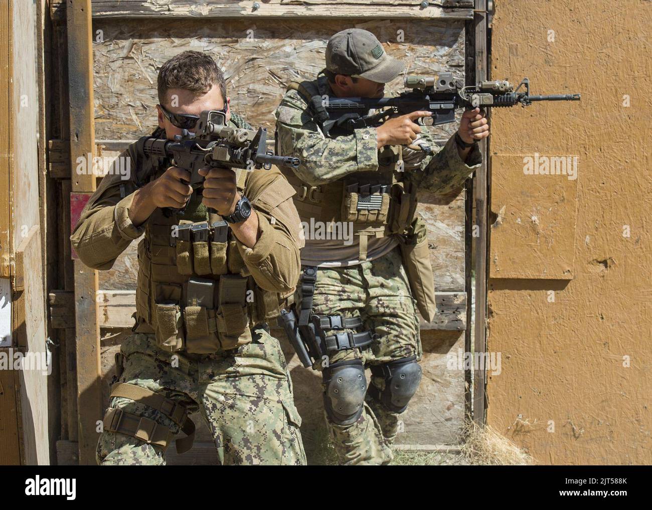 Expeditionary combat camera hi-res stock photography and images - Alamy