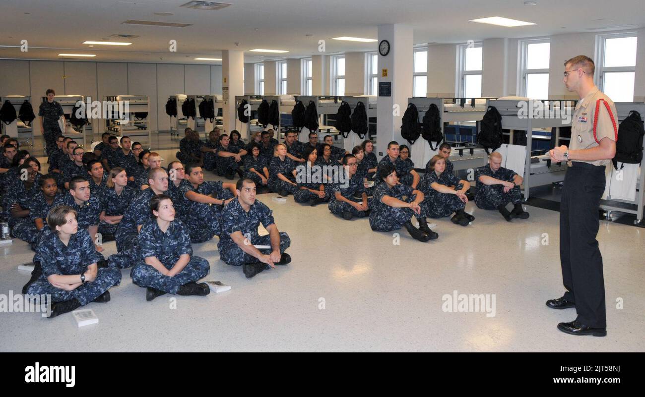 U.S. Navy recruits with the Recruit Training Command at Naval Station ...