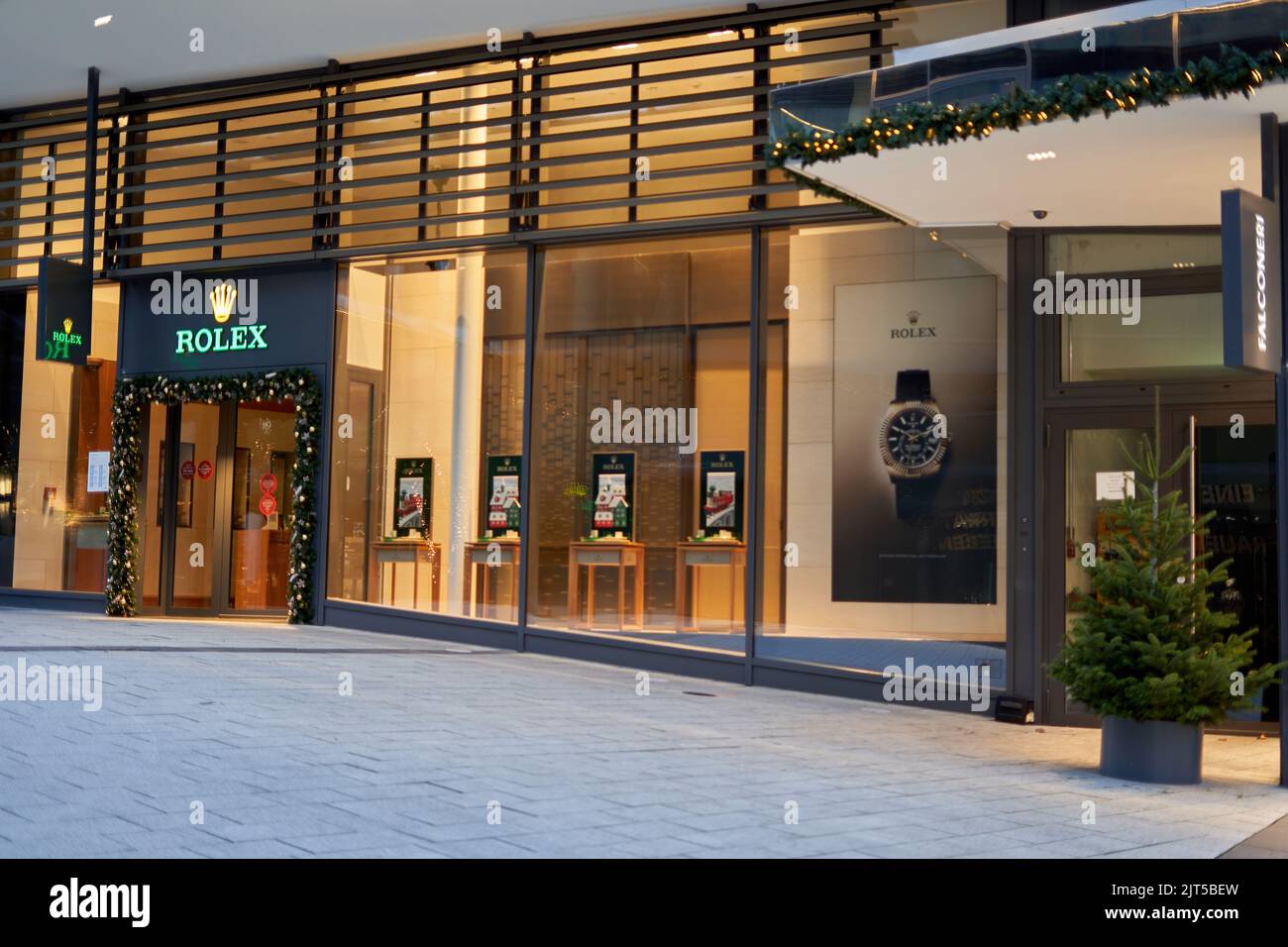 Rolex wrist hi-res stock photography and images - Alamy