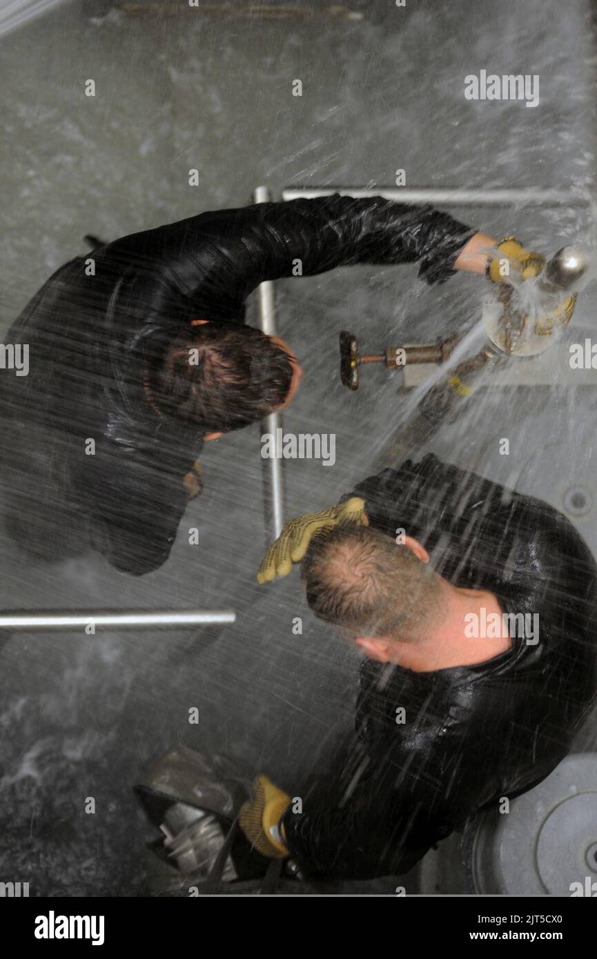 Damage control wet trainer hi-res stock photography and images - Alamy