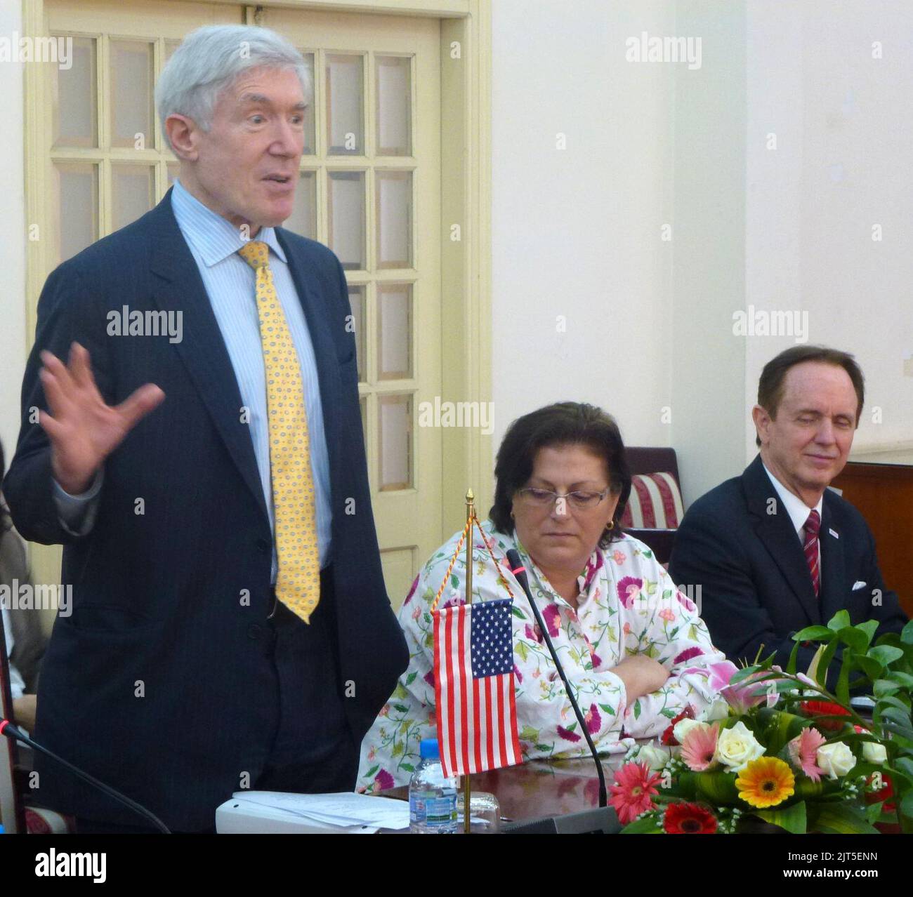 Robert hormats hi-res stock photography and images - Alamy