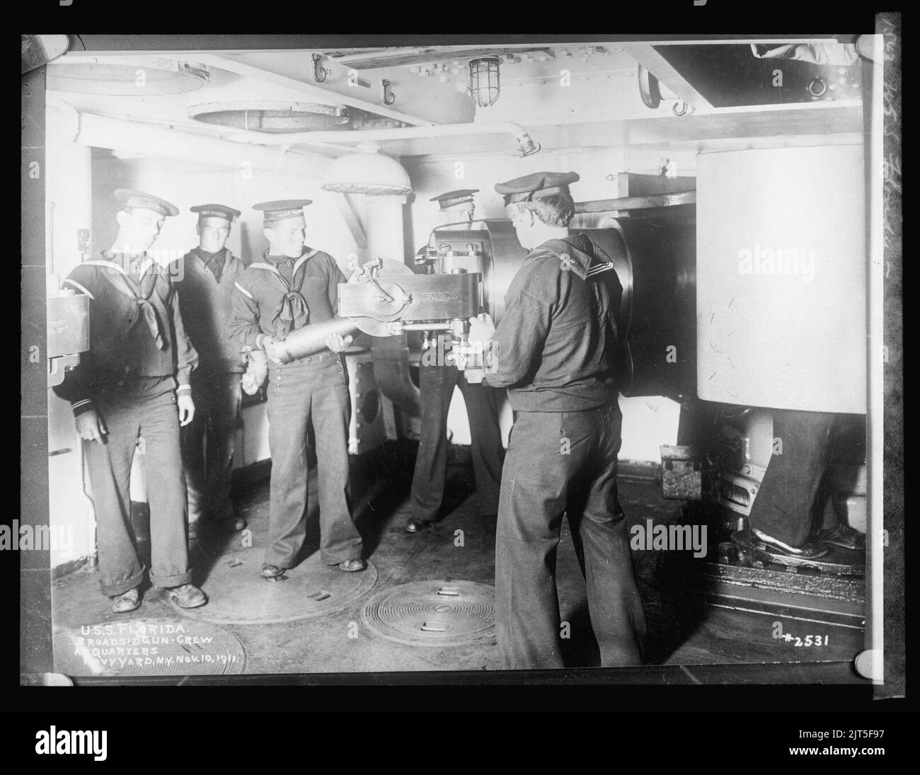 Navy crew quarters hi-res stock photography and images - Alamy