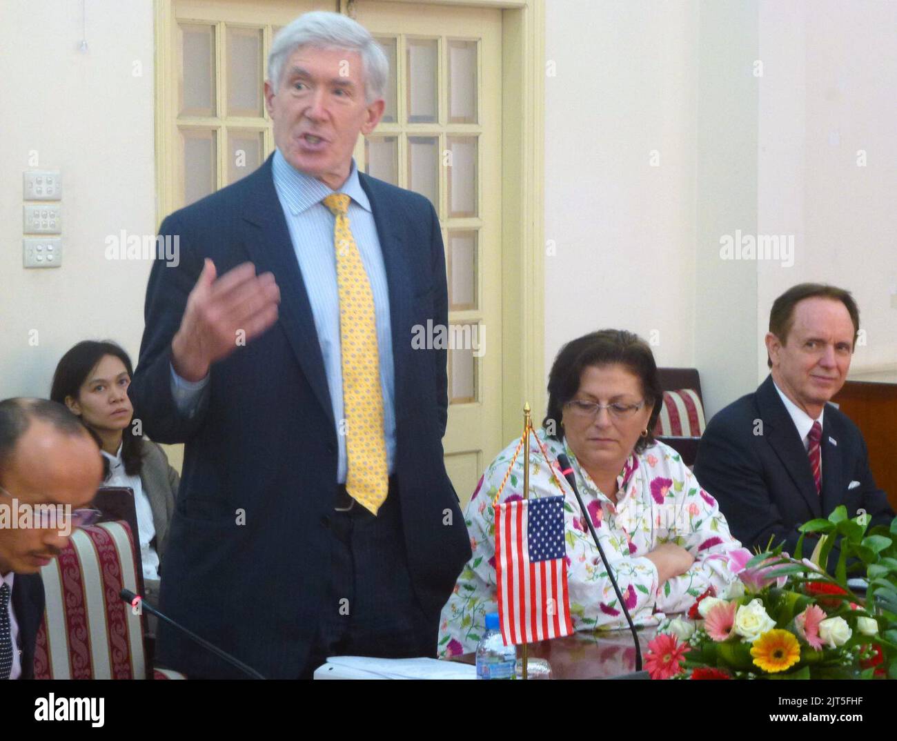 Robert hormats hi-res stock photography and images - Alamy