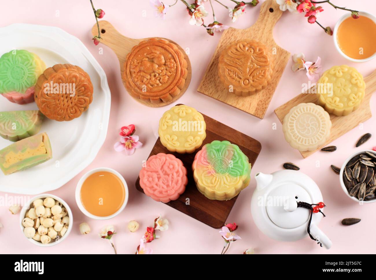 Flatlay Various Mooncake, Both Traditional and Chewy Mochi Mooncake for ...