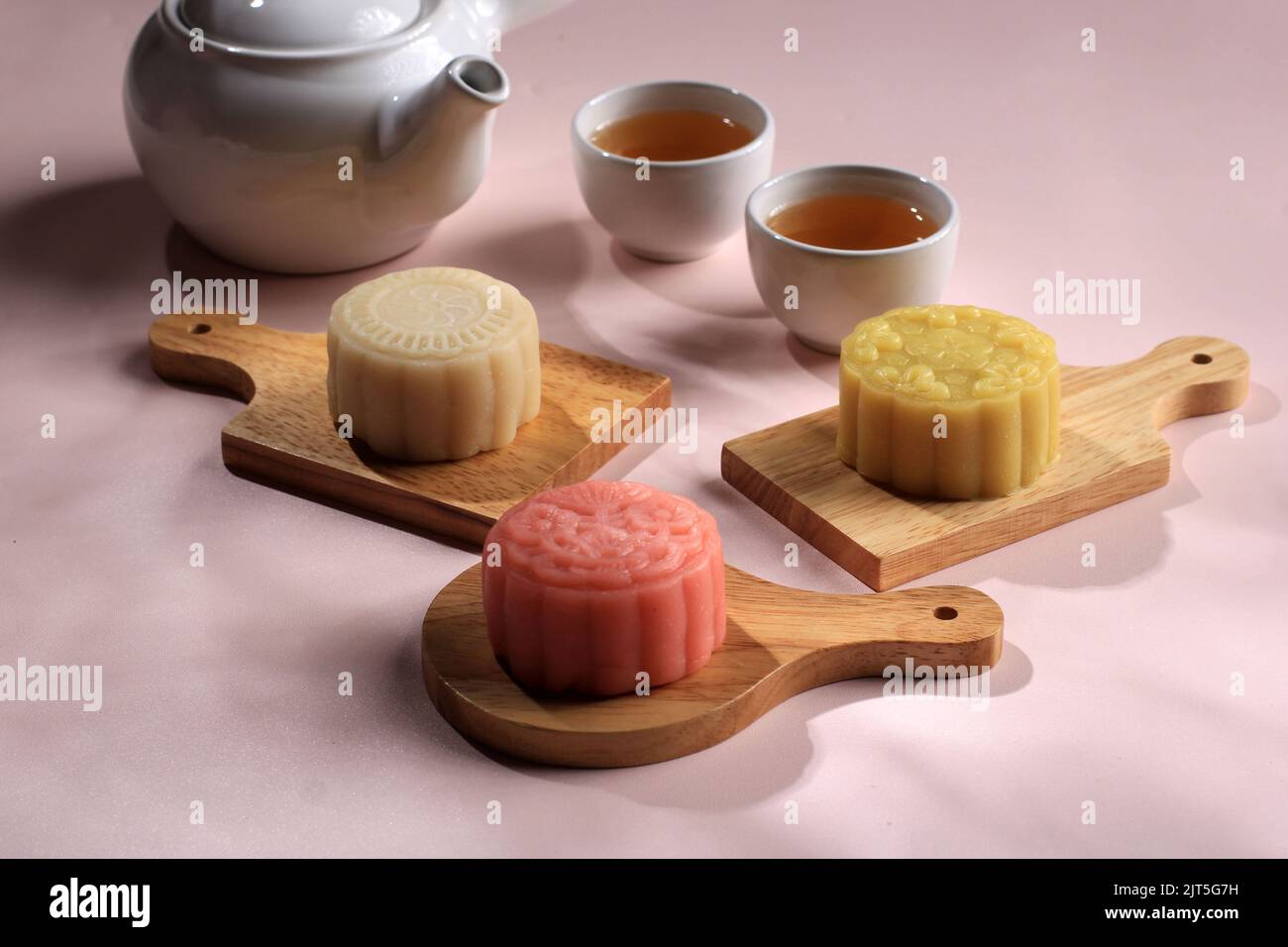 Colorful Snow Skin Moon Cake, Sweet Mochi Mooncake, Traditional Sweet ...