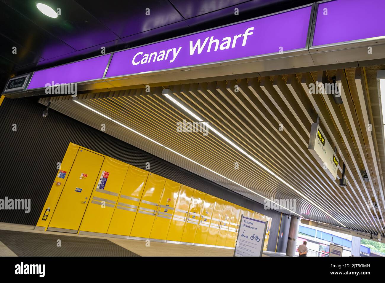 Canary Wharf - Elizabeth Line Station Stock Photo - Alamy