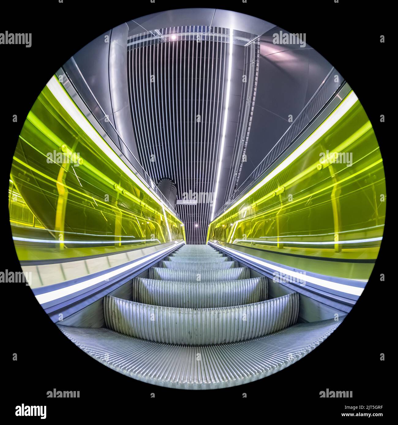 Canary Wharf - Elizabeth Line Station Stock Photo - Alamy