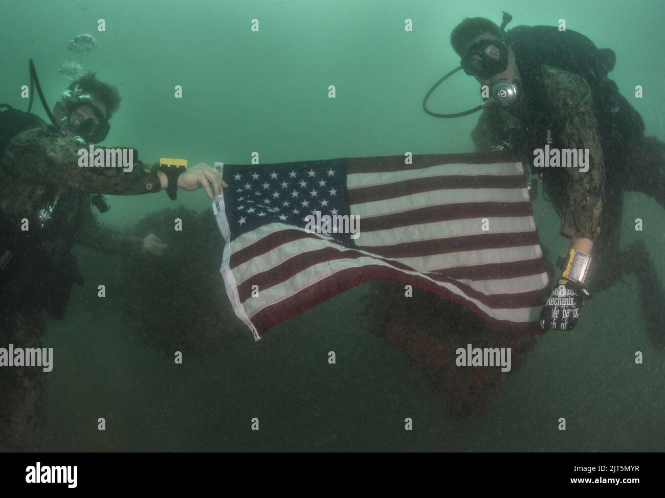 UCT 2 Dives the USS Arizona (Image 1 of 16) 160520 Stock Photo - Alamy