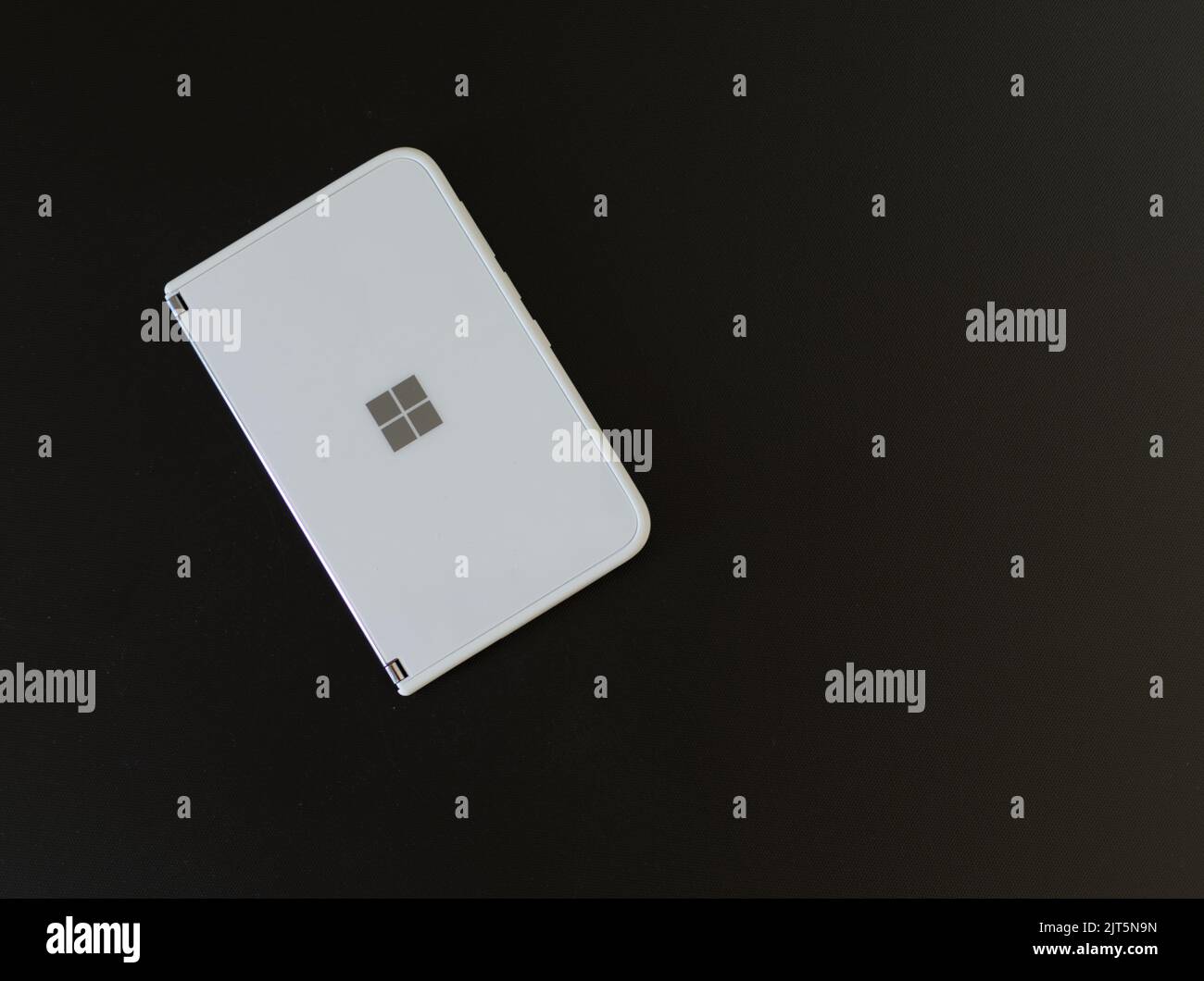 Microsoft Surface Duo Foldable Android Smartphone Stock Photo - Alamy Microsoft Surface Duo Foldable Android Smartphone Stock Photo - Alamy