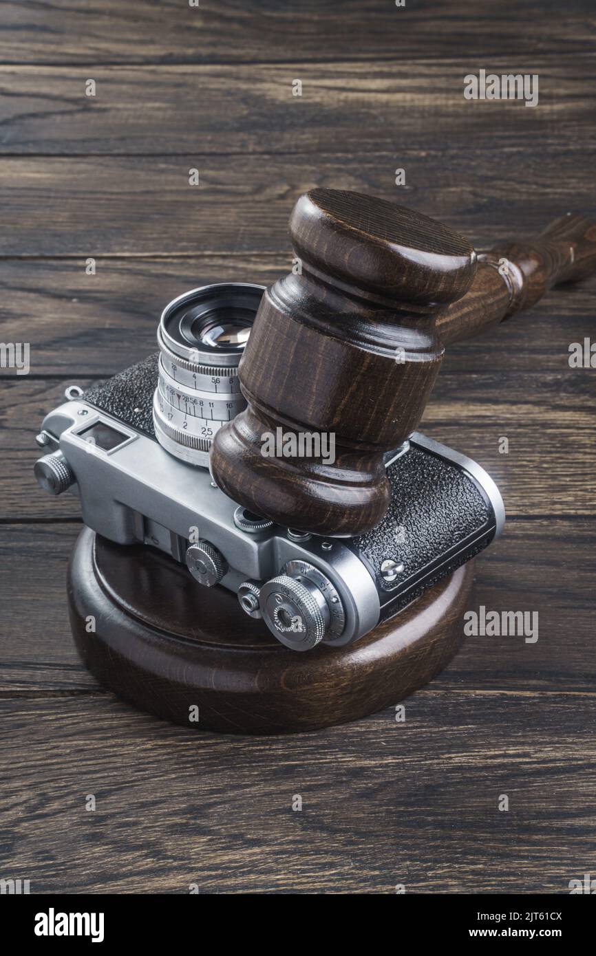 Vintage judge and gavel hi-res stock photography and images - Alamy