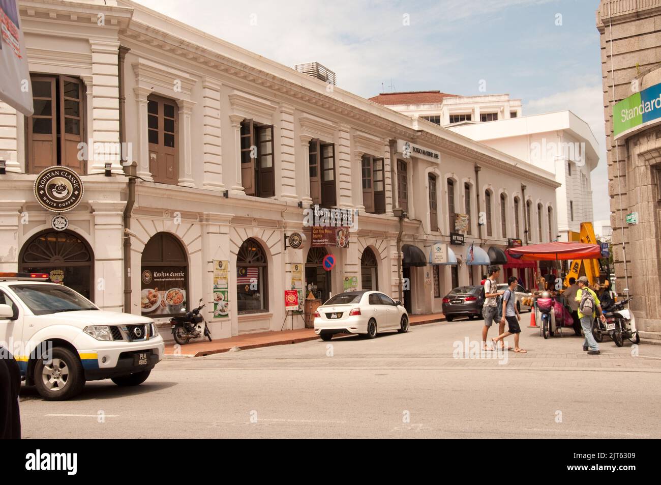 Street scene with Old Colonial Buildings, Georgetown, Penang, Malaysia ...