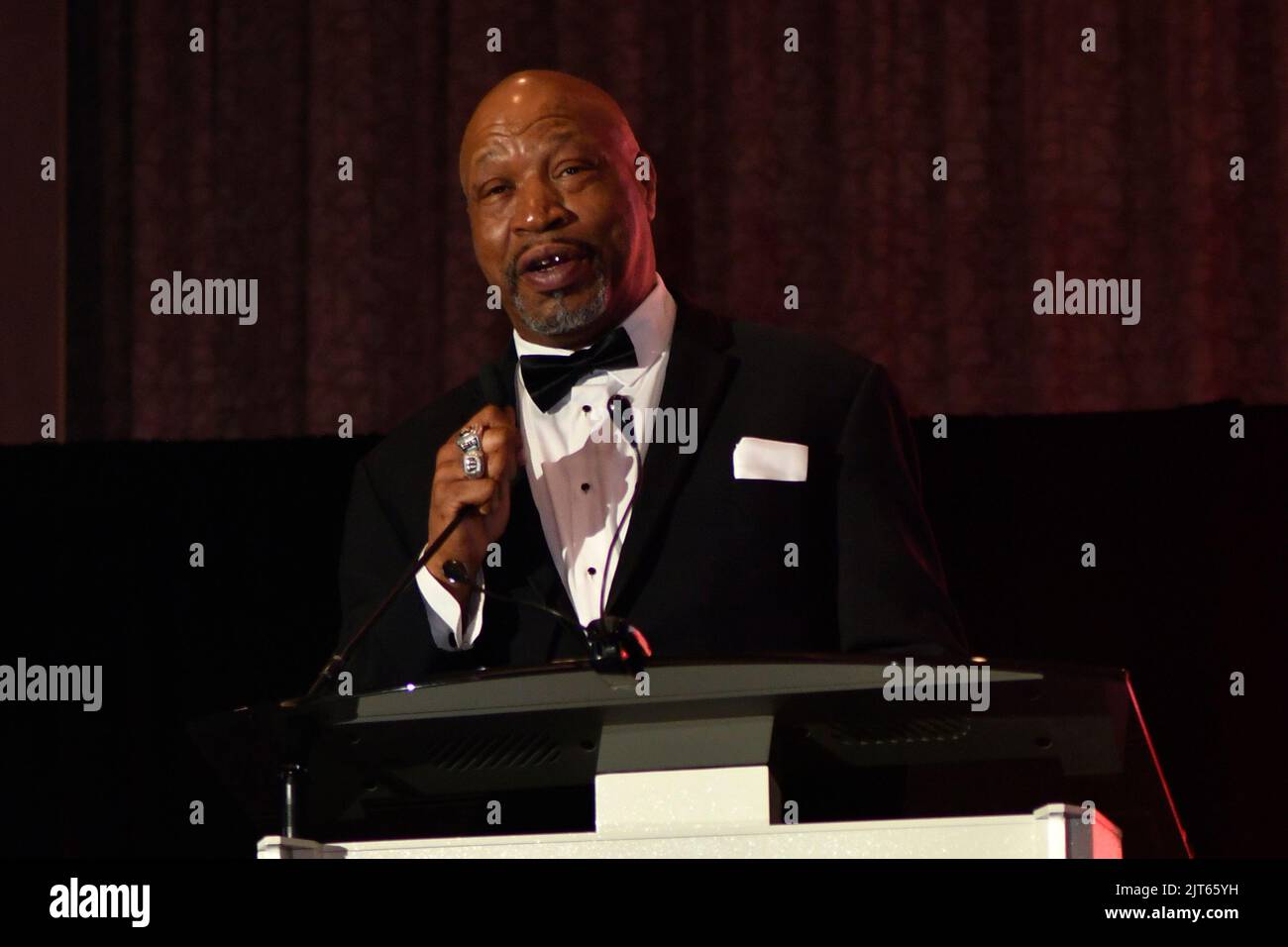 Las Vegas, NV, USA. 27th Aug, 2022. Ray Mercer speaking at the ...