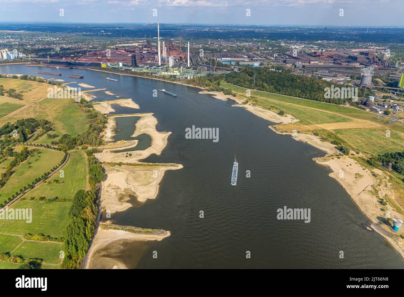 Aerial view, low water of the Rhine between Baerl and Beeckerwerth near ...