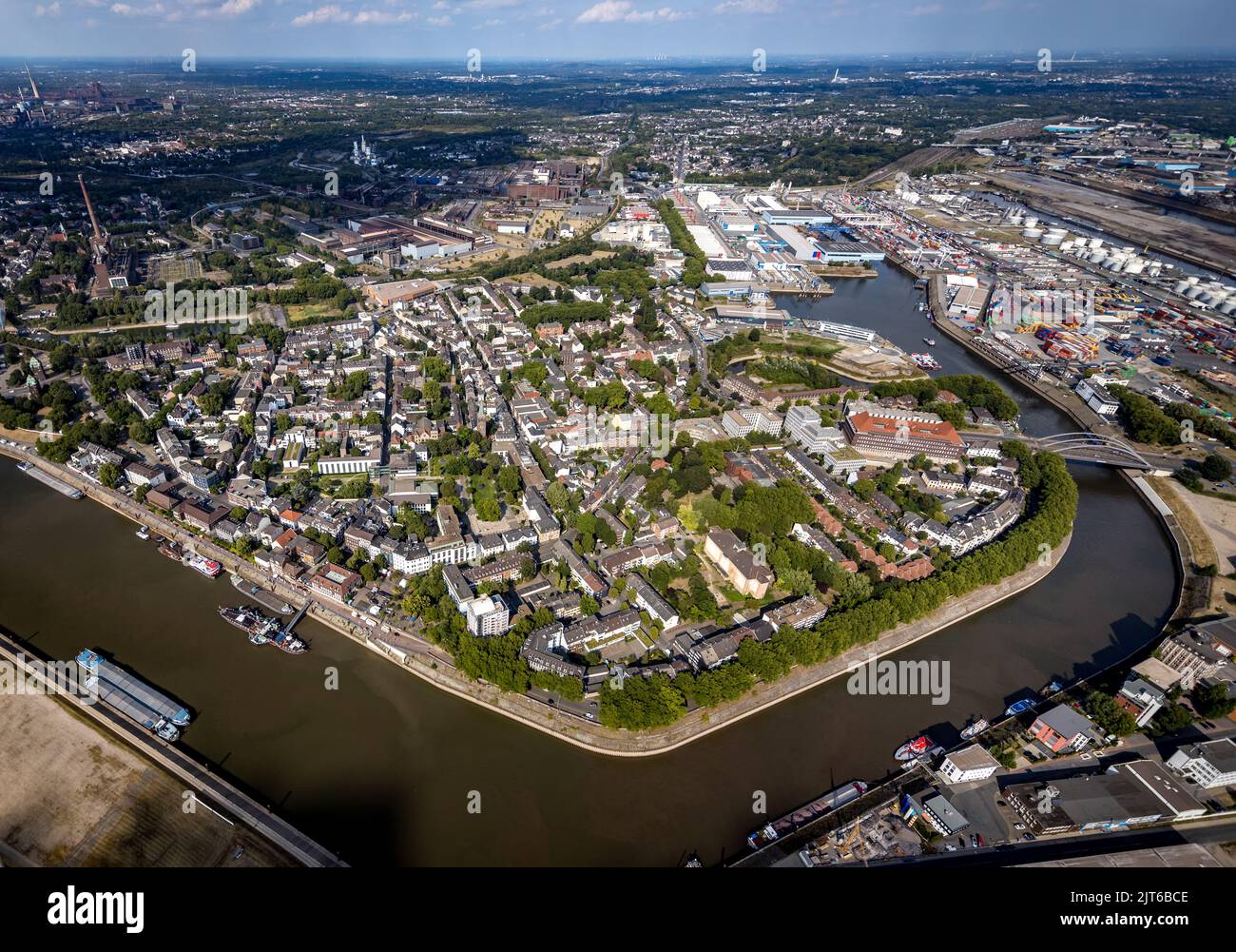Water birds eye view hi-res stock photography and images - Alamy