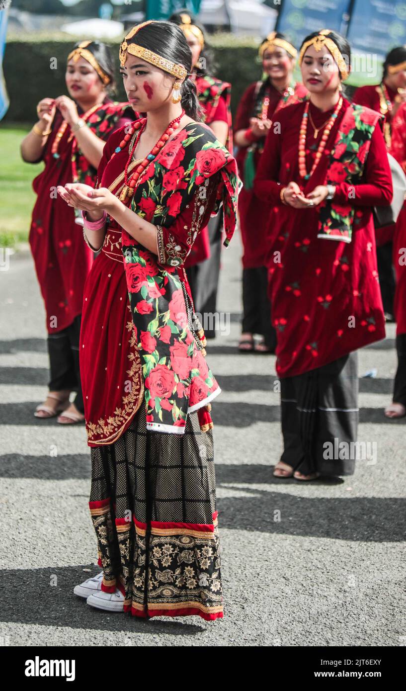 Sunbury-on-Thames, Surrey, UK. 28th Aug, 2022. Kempton Park racehorse ...