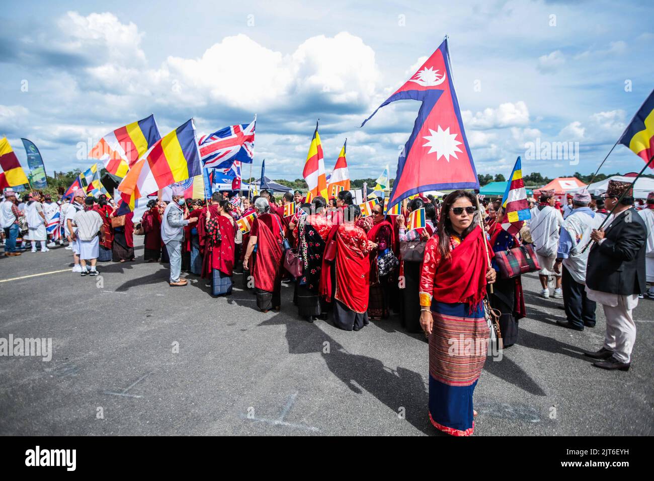 Sunbury-on-Thames, Surrey, UK. 28th Aug, 2022. Kempton Park racehorse ...