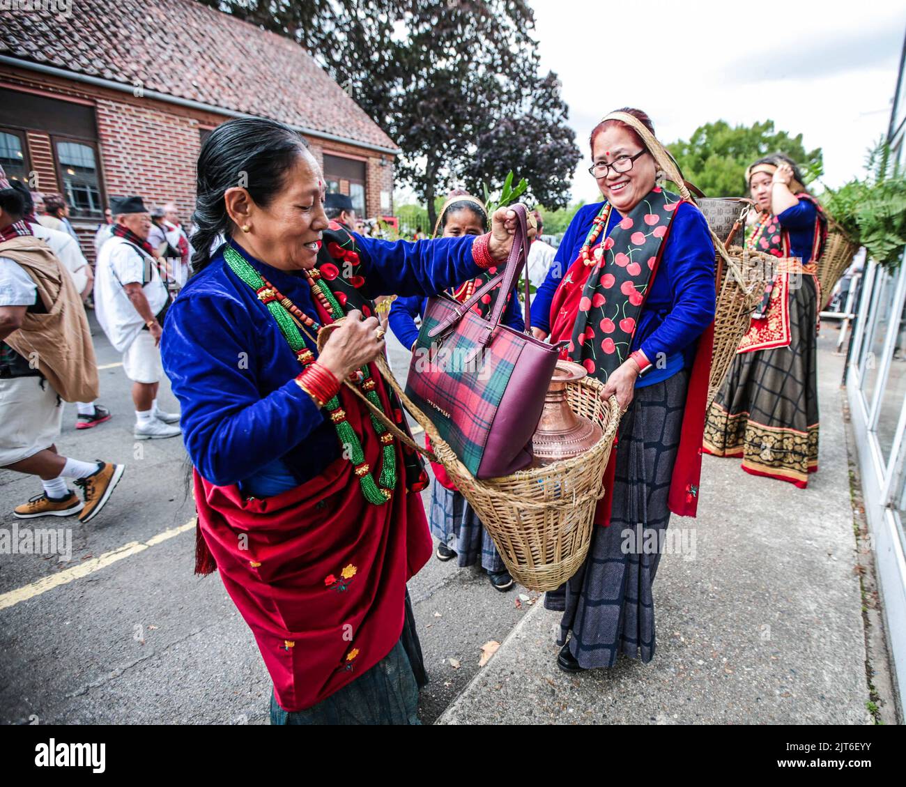 Sunbury-on-Thames, Surrey, UK. 28th Aug, 2022. Kempton Park racehorse ...
