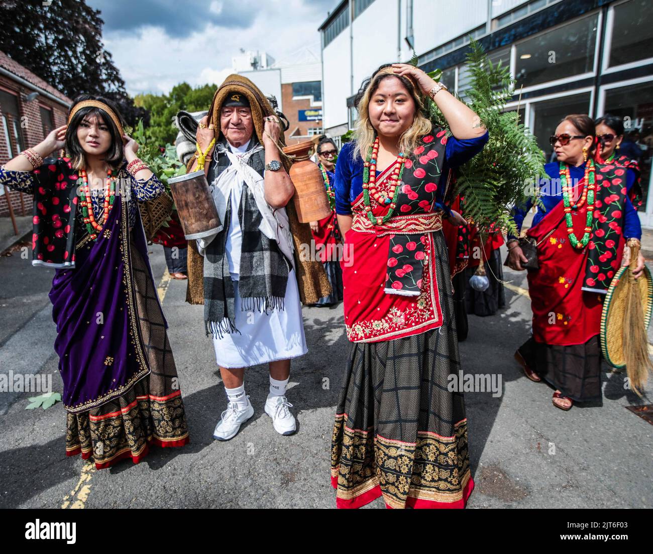 Sunbury-on-Thames, Surrey, UK. 28th Aug, 2022. Kempton Park racehorse ...