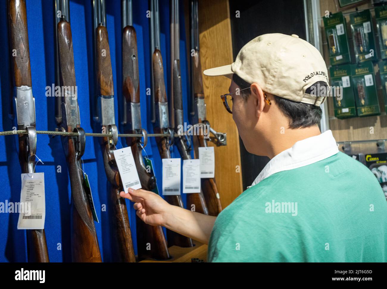 Over abd under shotguns hi-res stock photography and images - Alamy