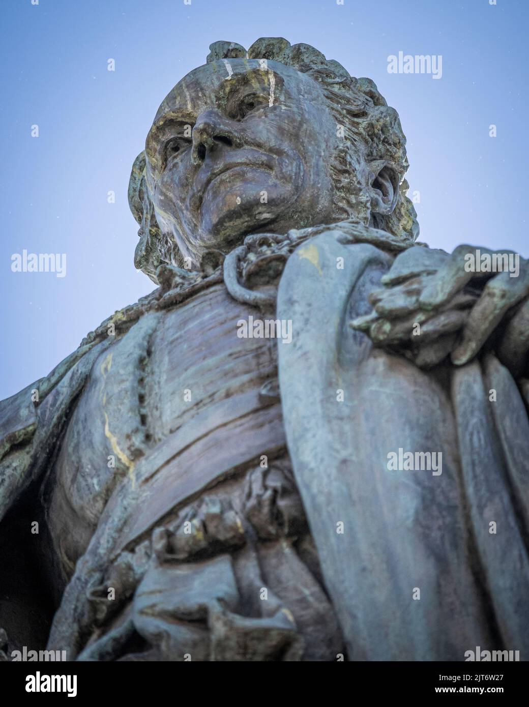 Sir Walter Scott Statue on the Royal Mile in Edinburgh, Scotland ...