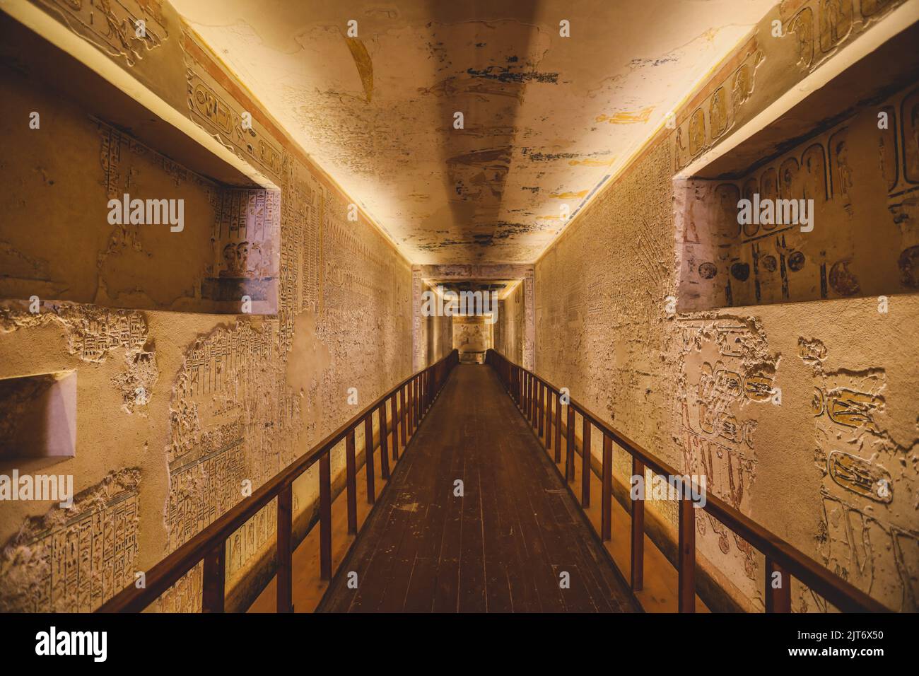 Egypt tomb interior hi-res stock photography and images - Alamy