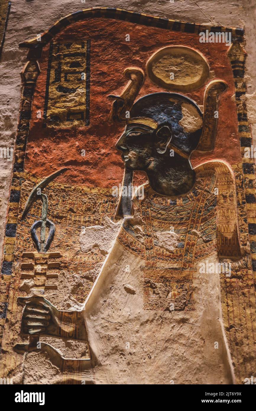 Ancient Egyptian Drawings inside the Pharaoh Tombs in the Valley of the ...