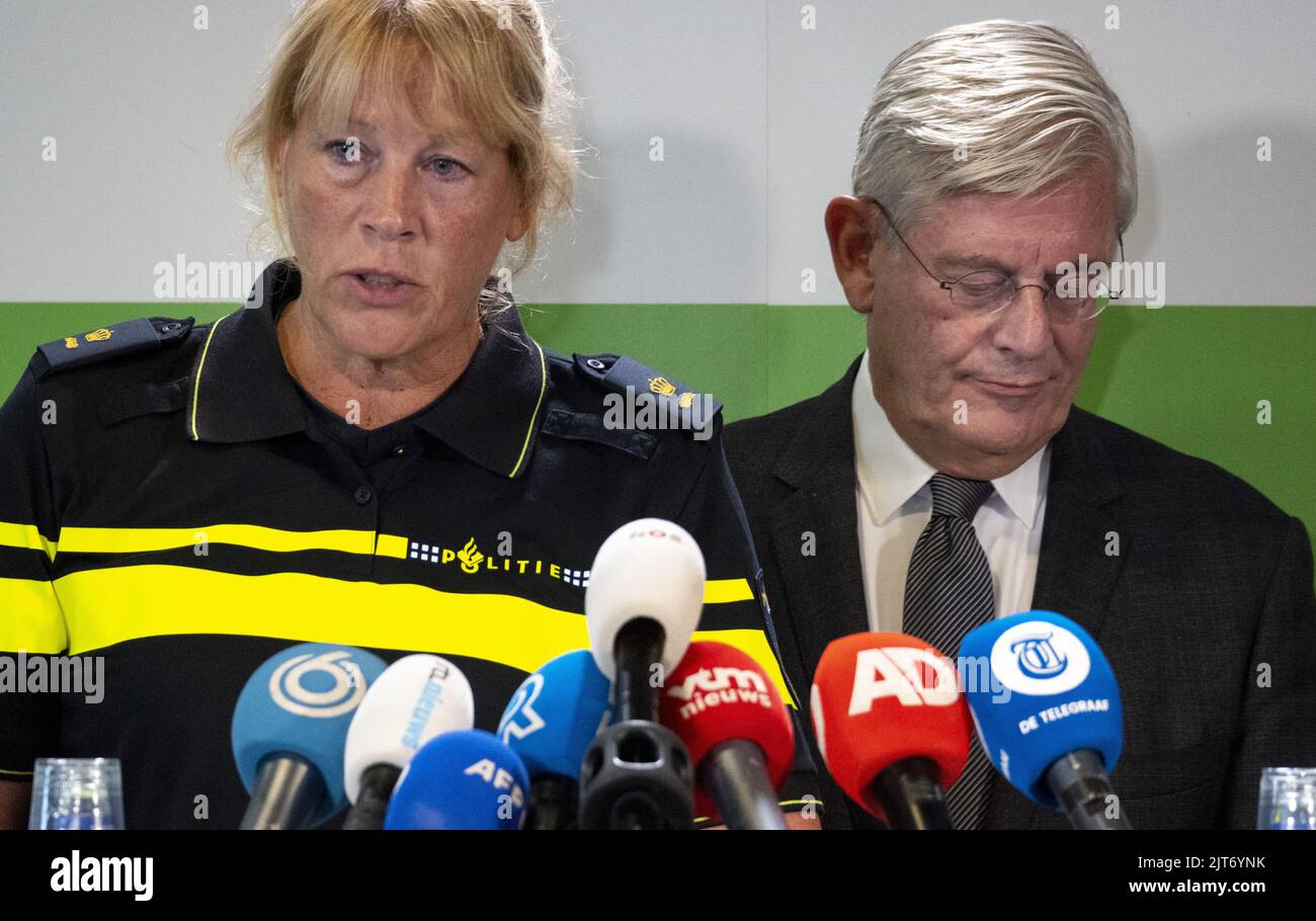 Buurtbarbecue hi-res stock photography and images - Alamy