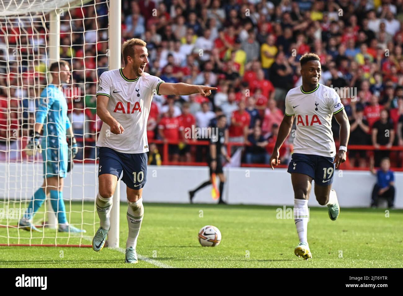 Harry kane goal celebration hi-res stock photography and images - Alamy