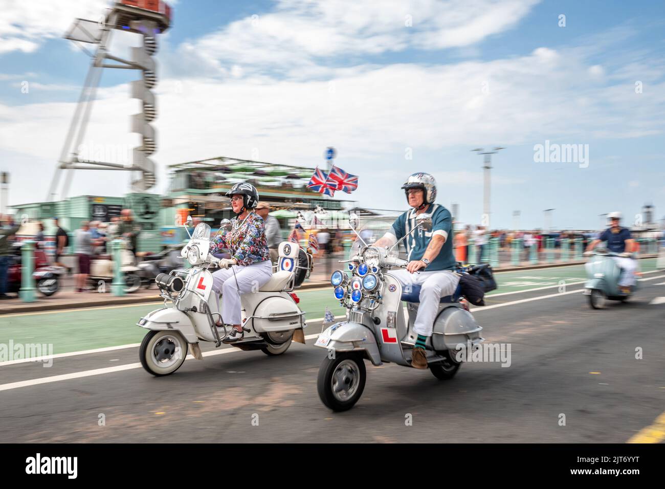 Brighton, August 27th 2022: Scooter enthusiasts arriving in Brighton ...