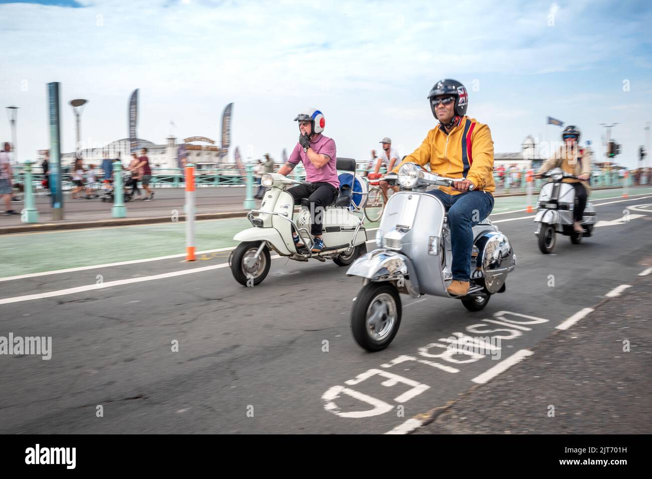 Brighton, August 27th 2022: Scooter enthusiasts arriving in Brighton ...