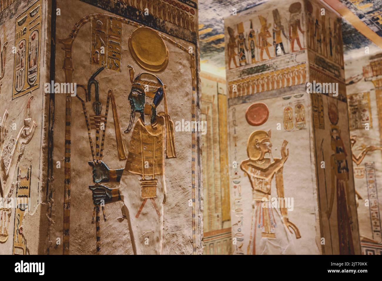 Ancient Egyptian Drawings inside the Pharaoh Tombs in the Valley of the ...