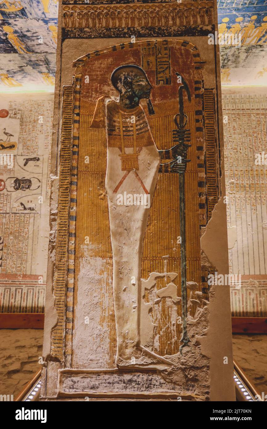 Ancient Egyptian Drawings inside the Pharaoh Tombs in the Valley of the ...